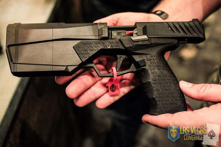 SHOT Show 2017: Day 1 Live Coverage - ITS Tactical